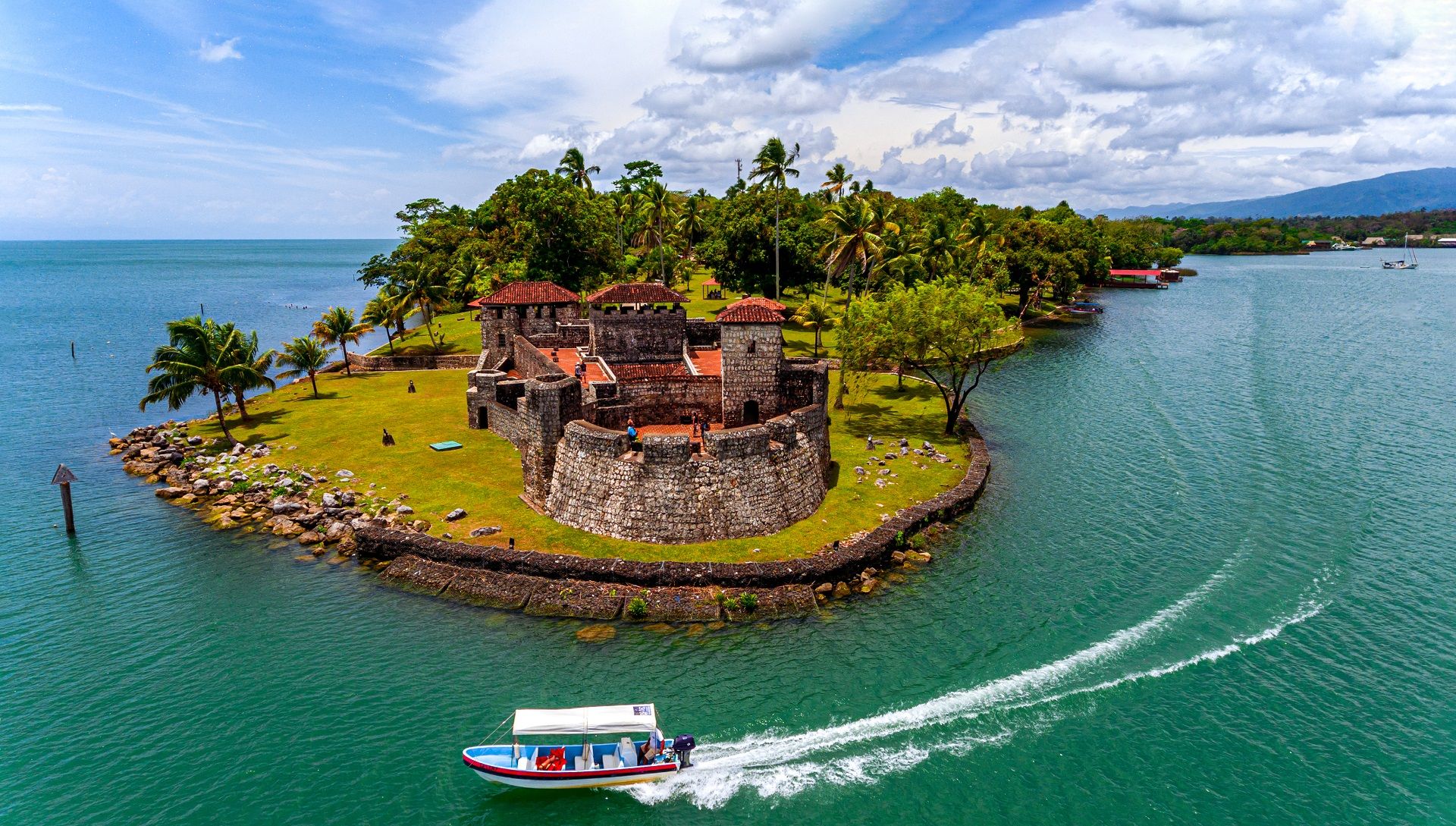 Castillo de San Felipe, Izabal Guatemala | Guatemala Bella